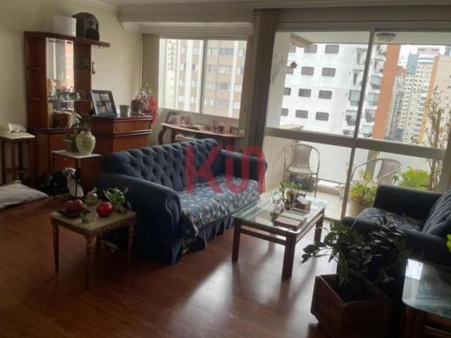 Apartamento à venda em Indianópolis, São Paulo SP: 3 quartos, 1 suíte, 4 banheiros, 2 vagas de garag