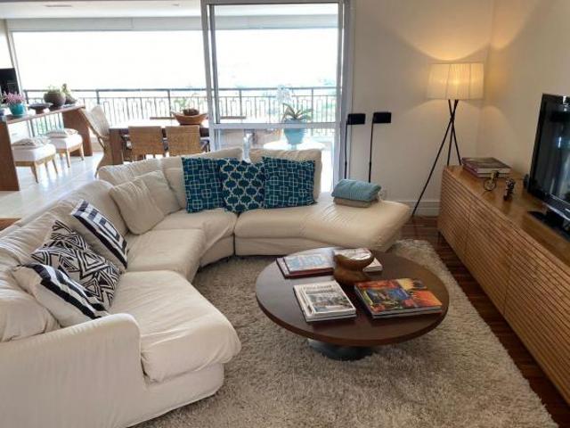 Apartamento à venda em Ipiranga com 213 m², 3 quartos, 3 vagas