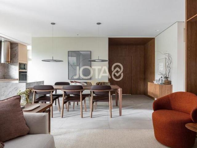APARTAMENTO MOBILIADO E DECORADO COM 3 DORMITÓRIOS NO JUVEVÊ
