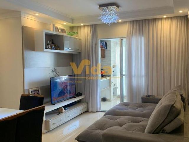 Apartamento á venda em Jardim Tupanci Barueri, SP 03 quartos
