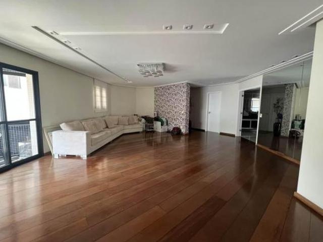 Apartamento à venda em Jardim com 212 m², 3 quartos, 3 vagas