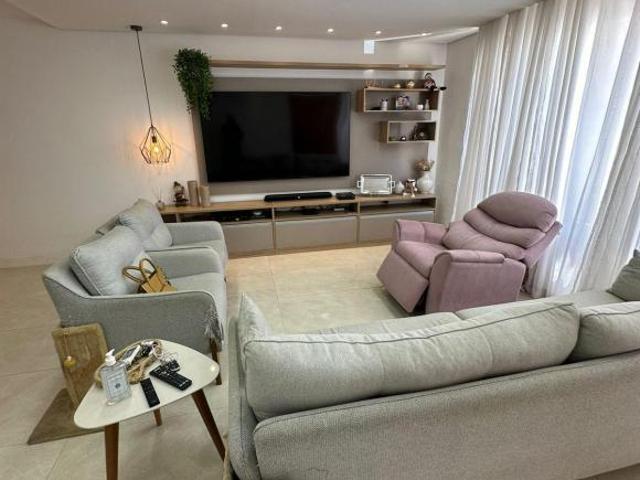Apartamento à venda em Jardim Cocaia com 270 m², 3 quartos, 6 vagas