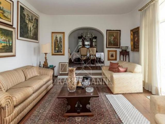 Apartamento à Venda em Jardim Paulista 3 Dormitórios 1 Suíte, 2 Vagas, 286m² A.U