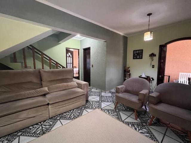 Apartamento à venda em Jardim Roberto com 214 m², 3 quartos, 2 vagas