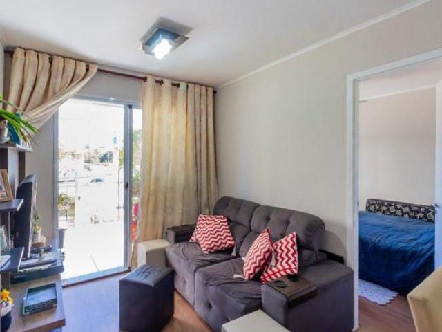 Apartamento à venda em Jardim Santa Teresinha com 48 m², 2 quartos, 1 vaga