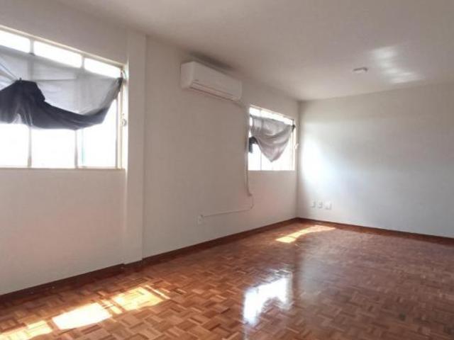Apartamento à venda em Londrina, Centro, com 3 quartos, com 96 m², Edificio Vale Tropical