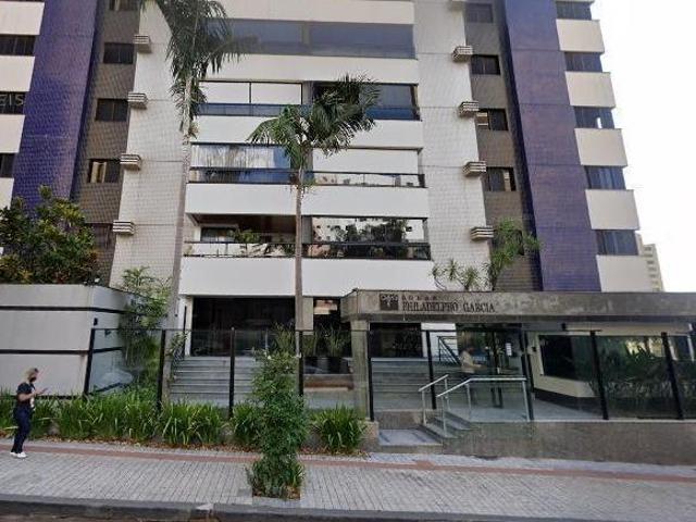 Apartamento à venda em Londrina, Centro, com 3 suítes, com 204.4 m², Solar Philadelpho Garcia