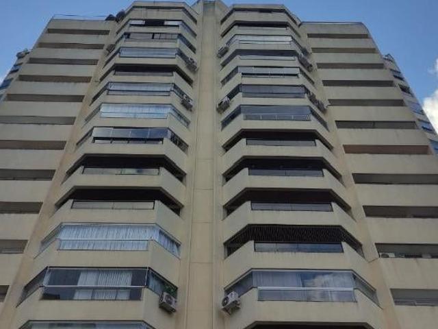 Apartamento à venda em Londrina, Centro, com 4 quartos, com 147.32 m², Edifício Diplomata