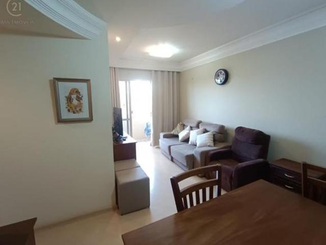 Apartamento à venda em Londrina, Residencial do Lago, com 3 quartos, com 70 m²