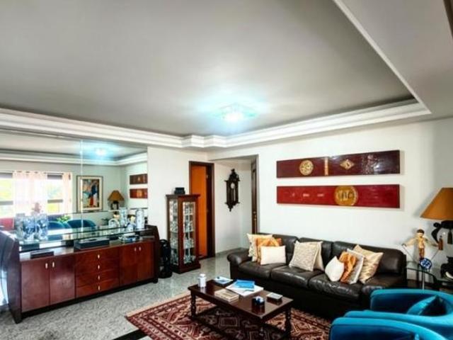 Apartamento à venda em Londrina, Vitória, com 4 quartos, com 150 m², Edifício Antônio Paulino