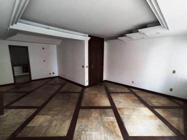 Apartamento à venda em Lourdes