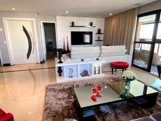 Apartamento à venda em Paraíso do Morumbi com 200 m², 3 quartos, 4 vagas