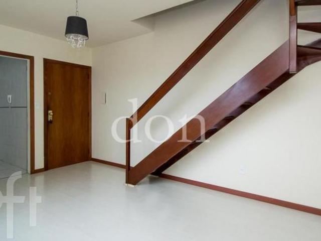 Apartamento à venda em Partenon com 144 m², 2 quartos, 1 vaga