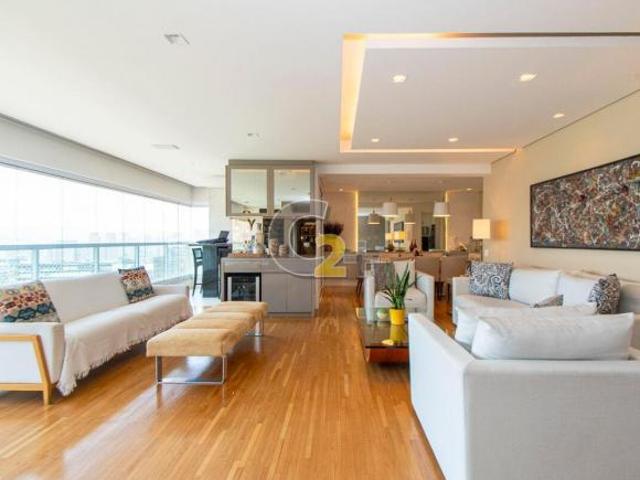 Apartamento à venda em Perdizes com 4 quartos, 3 suítes e 5 vagas de garagem