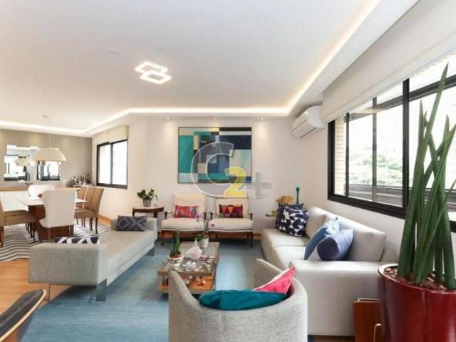 Apartamento à venda em Perdizes com 4 quartos, sendo 3 suítes e 4 vagas