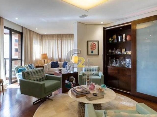 Apartamento a venda em Perdizes com 4 suítes e 5 vagas!