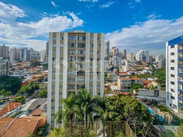 Apartamento á Venda em Perdizes com 112m², 3 quartos sendo 1 suíte, 2 vagas