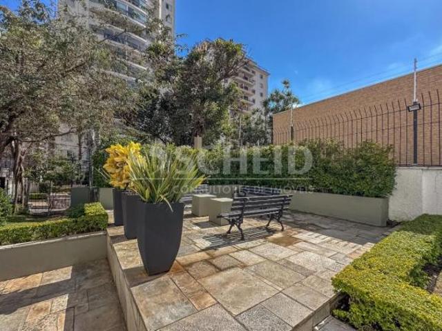 Apartamento á Venda em Perdizes com 156m², 4 quartos sendo 1 suíte, 2 vagas