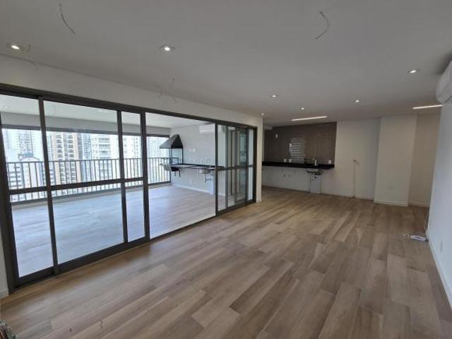 Apartamento à venda em Perdizes com 158 m², 3 quartos, 3 vagas