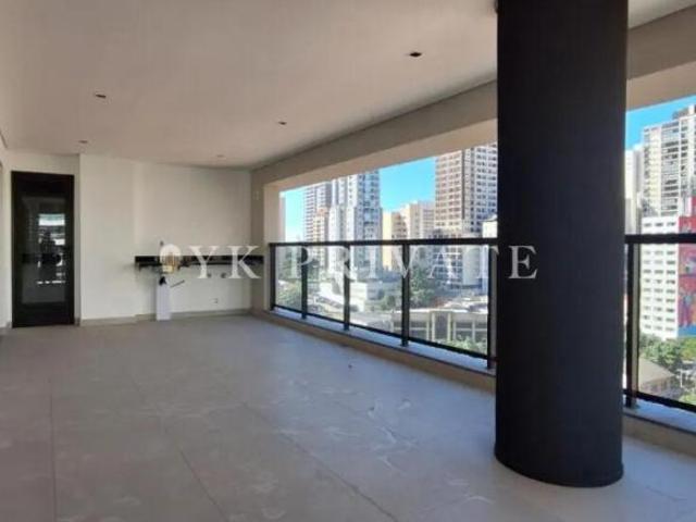 Apartamento à Venda em Perdizes com 184m²/ 3 suítes/ 2 vagas de garagem/ depósito