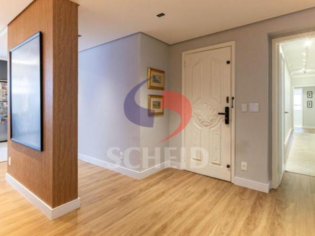 Apartamento á Venda em Perdizes com 197m², 4 quartos sendo 1 suíte, 1 vaga