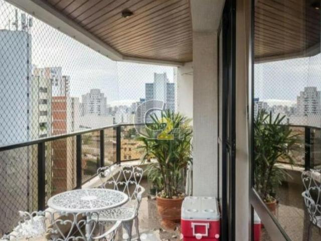 Apartamento à venda em Perdizes com 3 suítes e 3 vagas de garagem