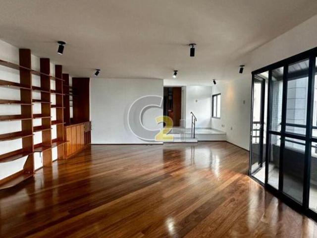 Apartamento à venda em Perdizes com 3 suítes e 4 vagas de garagem