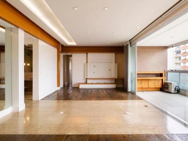 Apartamento à venda em Perdizes | 137 m² úteis | 3 suítes | 3 vagas
