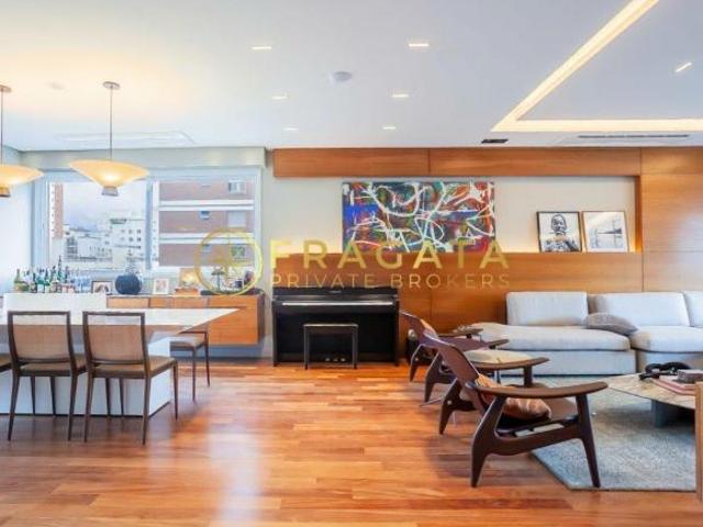 Apartamento à Venda em Perdizes 225 m², 4 Suítes, Andar Alto, 5 Vagas