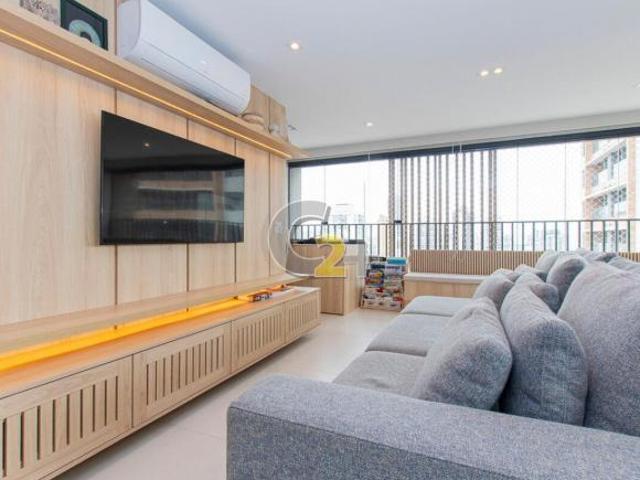 Apartamento á venda em Perdizes, 3 suítes, 2 vagas de garagem