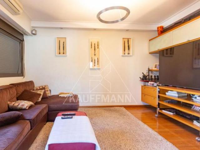 Apartamento à Venda em Perdizes: 4 Suítes | 5 Vagas | 240m² de Área Útil