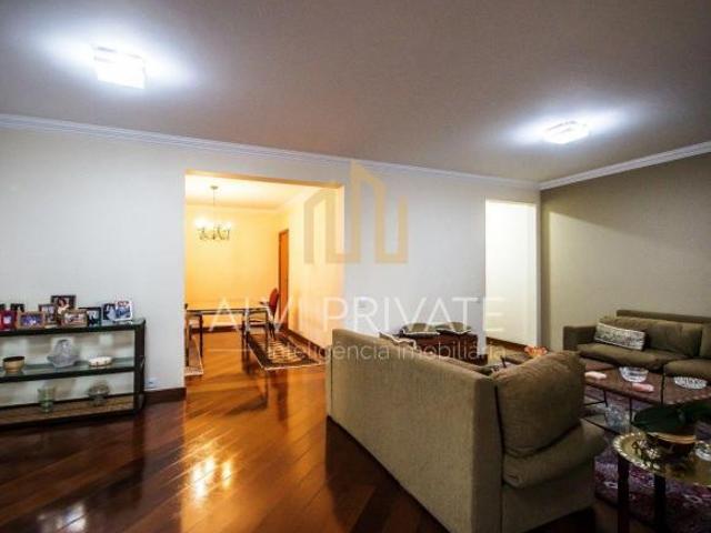Apartamento à Venda em Perdizes/Pompéia | 223 m² | 4 Suítes | 7 Vagas | Mobiliado