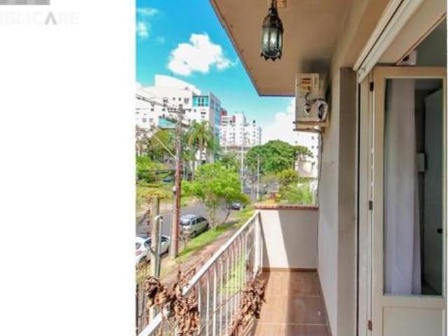 Apartamento à venda em Petrópolis