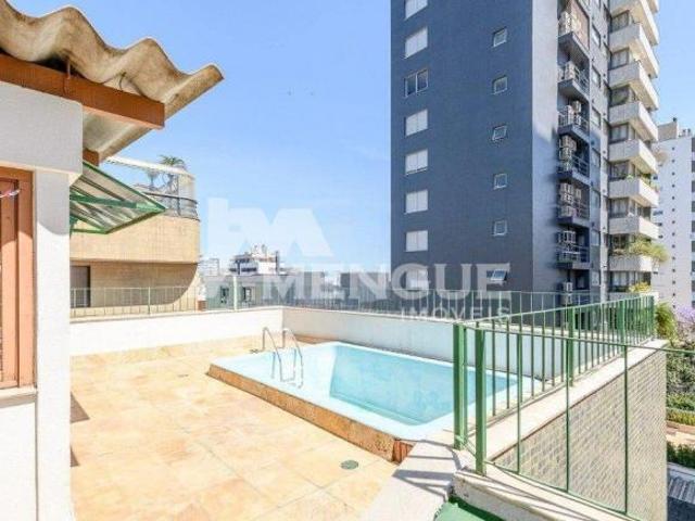 Apartamento à venda em Petrópolis