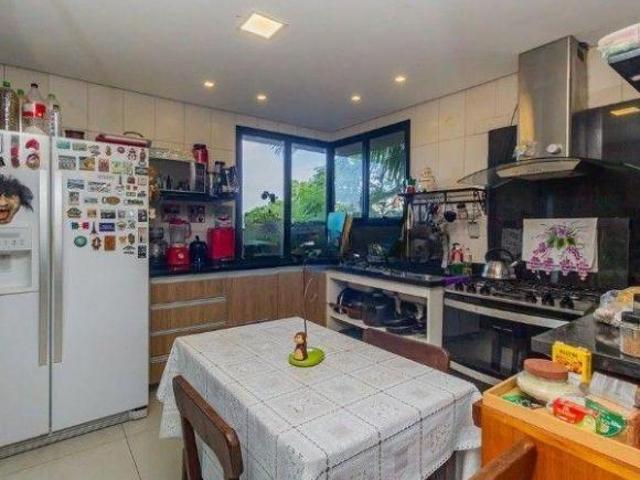 Apartamento à venda em Petrópolis
