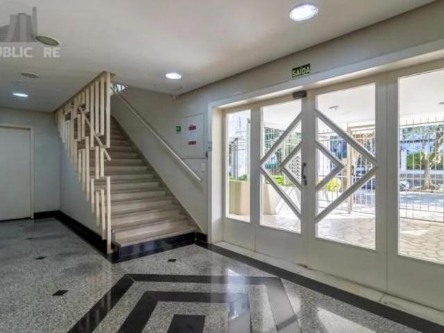 Apartamento à venda em Petrópolis