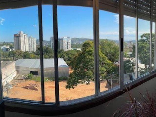 Apartamento à venda em Petrópolis
