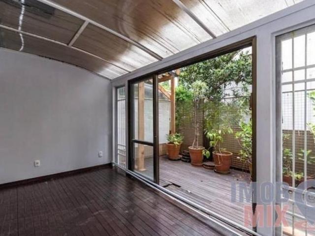 Apartamento à venda em Petrópolis