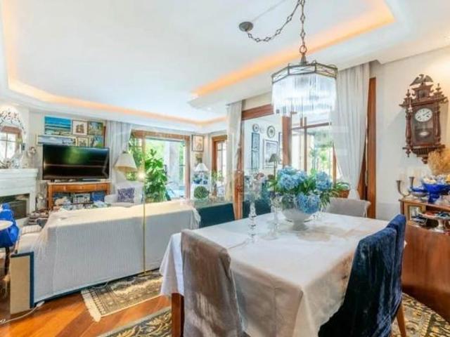 Apartamento à venda em Petrópolis