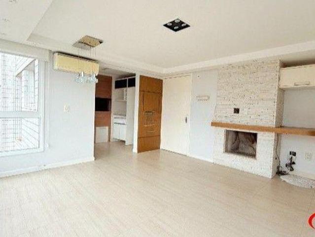 Apartamento à venda em Petrópolis