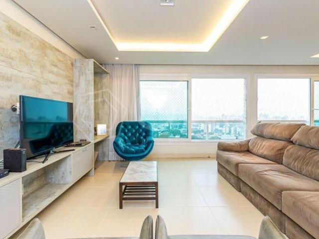 Apartamento à venda em Petrópolis