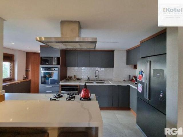 Apartamento à venda em Petrópolis