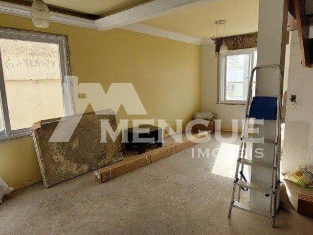 Apartamento à venda em Petrópolis