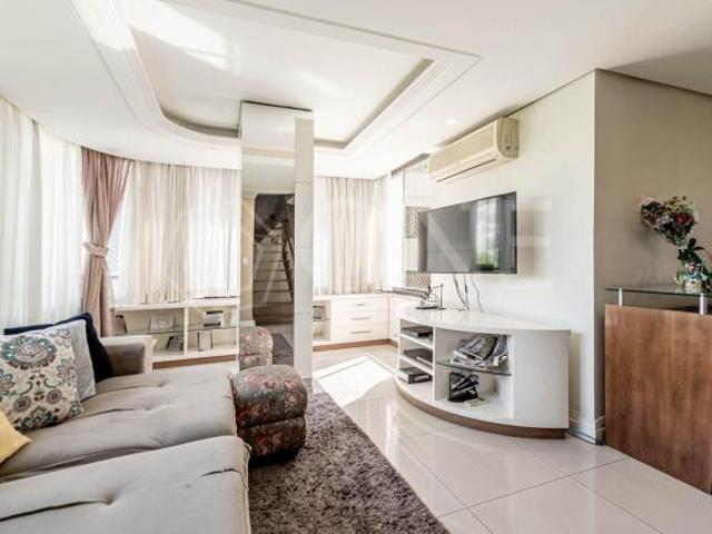 Apartamento à venda em Petrópolis
