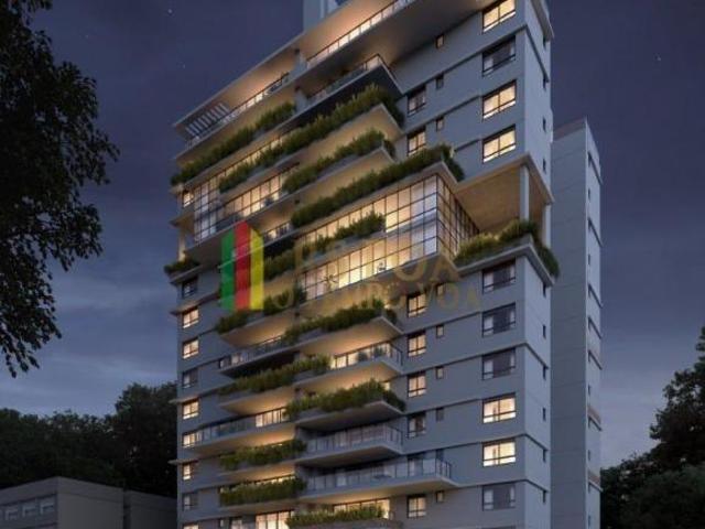 Apartamento à venda em Petrópolis