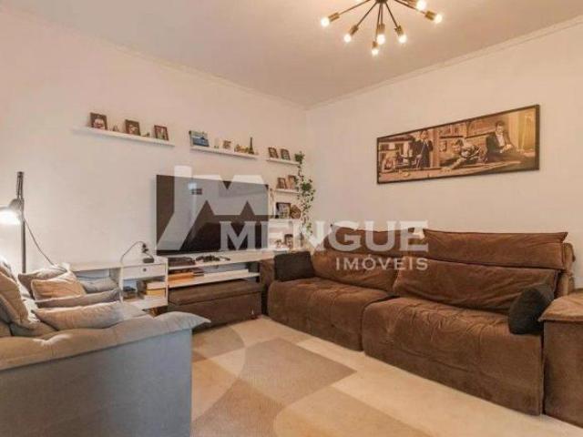 Apartamento à venda em Petrópolis