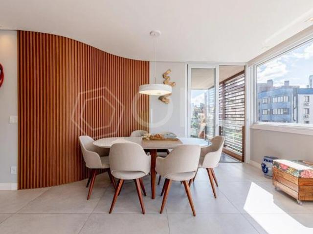 Apartamento à venda em Petrópolis