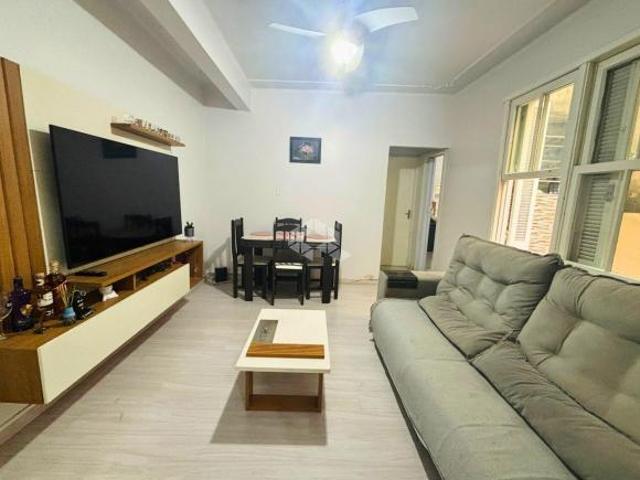 Apartamento à venda em Petrópolis