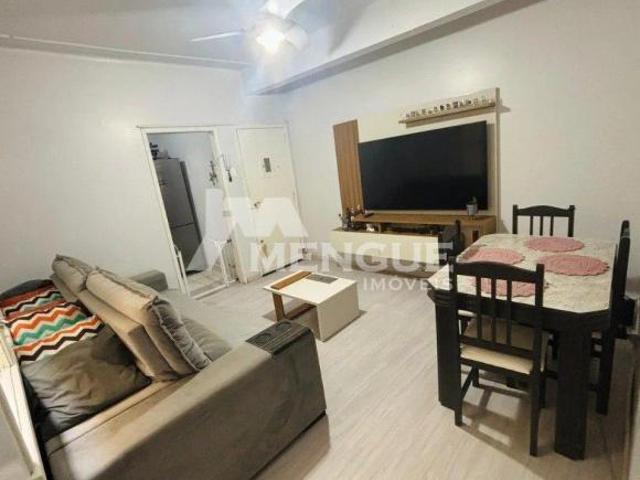 Apartamento à venda em Petrópolis
