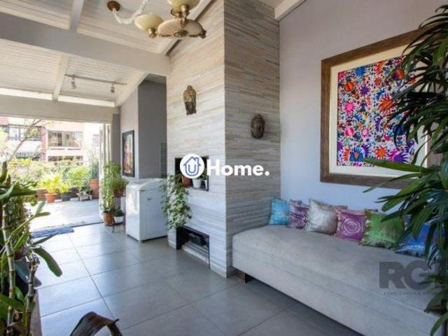 Apartamento à venda em Petrópolis